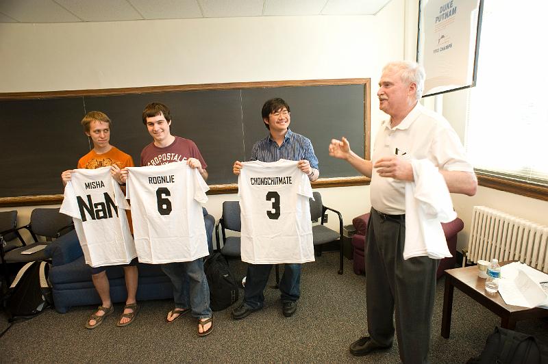 MathPartyMay2010/064010_math_awards0090